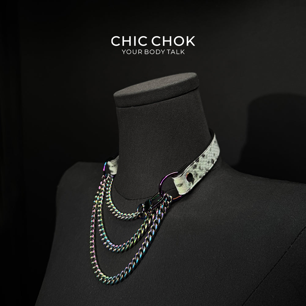 CHICCHOK [Breathless] Pulling Fashion and Fun Choker Python texture le